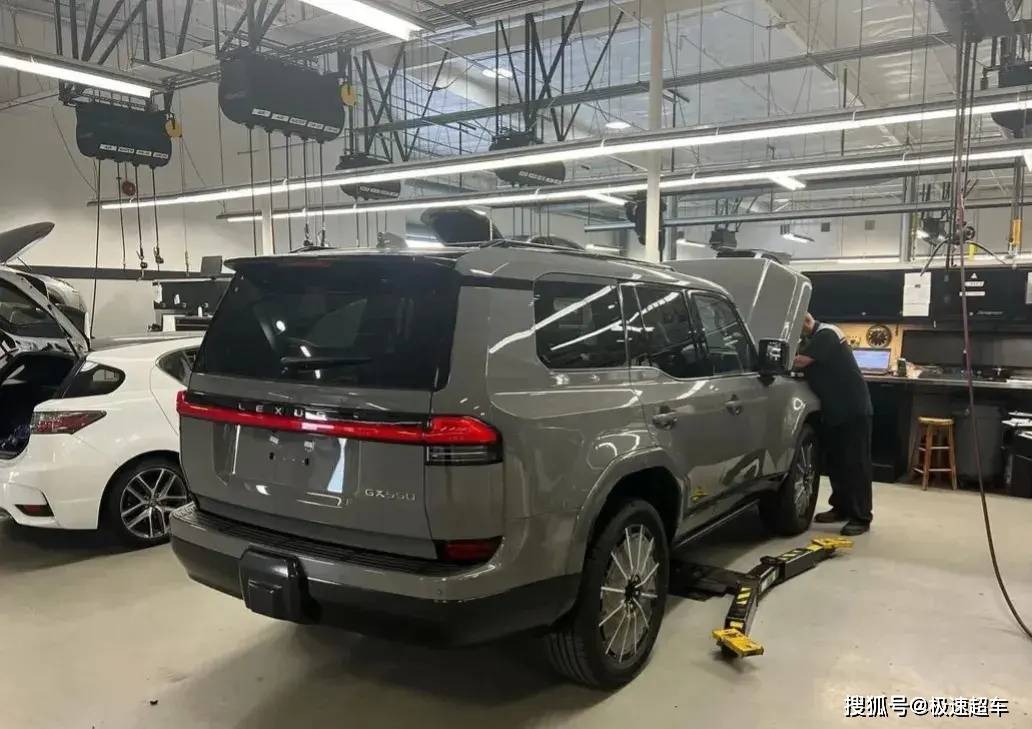 俗称：凛冽北风！雷克萨斯GX550即将登陆国内市场，2.4T+20寸轮毂_搜狐汽车_搜狐网