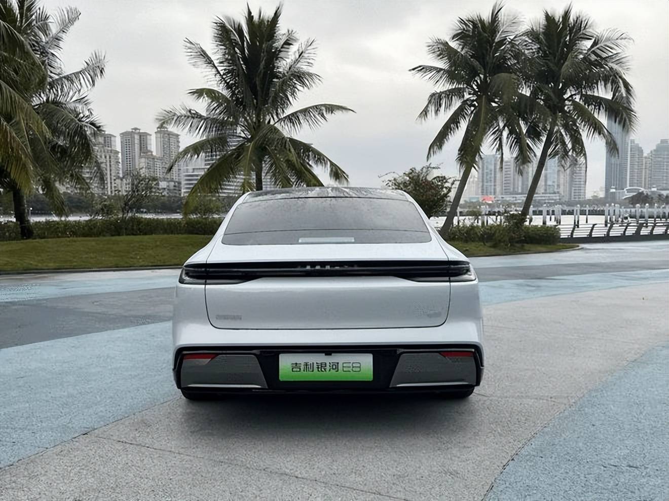 零百3.49秒/800V闪充 银河E8今日上市_搜狐汽车_搜狐网