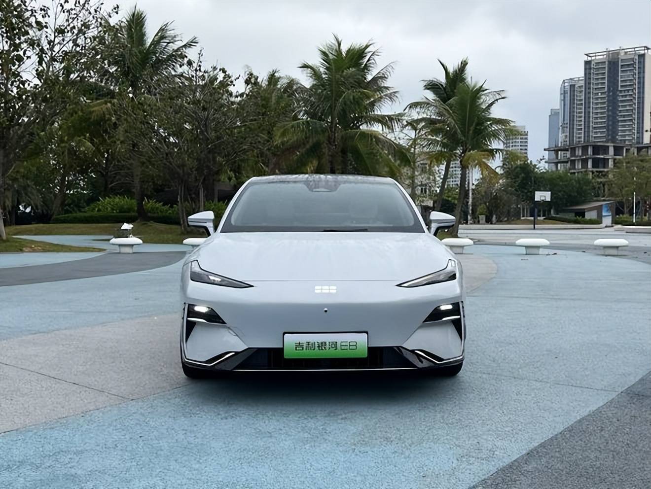 零百3.49秒/800V闪充 银河E8今日上市_搜狐汽车_搜狐网