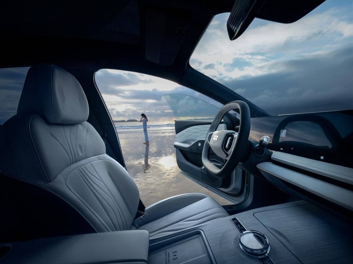 今晚火爆上市，银河E8配备8295芯片，搭载800V快充，宋L拿什么来比_搜狐汽车_搜狐网