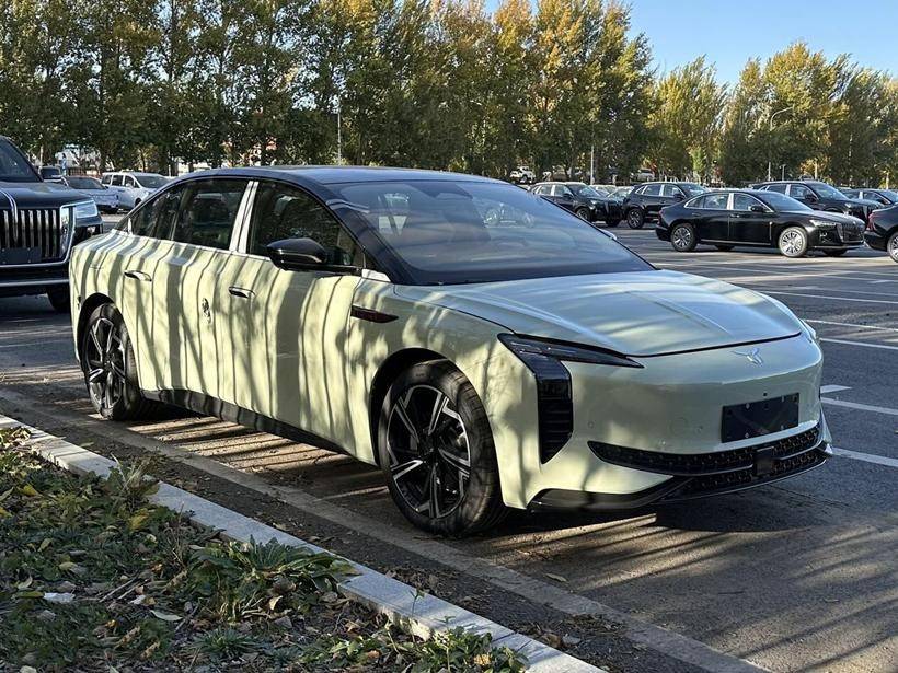 15万以内？能换电的红旗EH7，续航820km_搜狐汽车_搜狐网