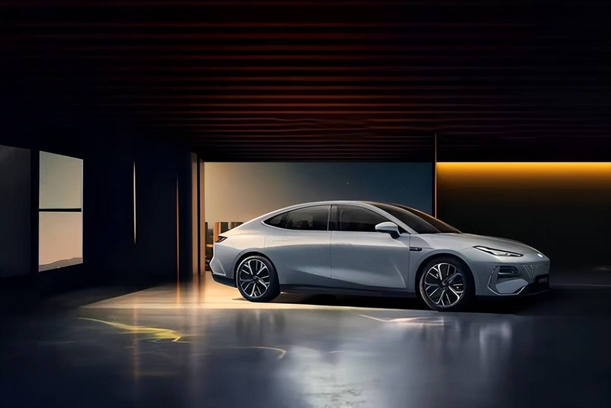 银河E8仅17.58万起，大量车友年前开到新车！网友：全靠抢，5G没白开_搜狐汽车_搜狐网