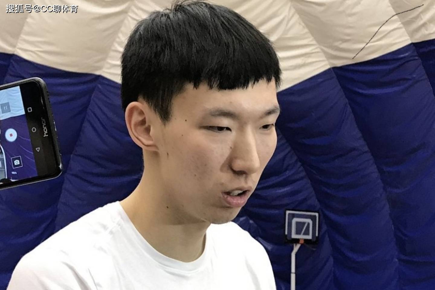 周琦亲自官宣喜讯！2米06锋线第三阶段驰援杜锋！朱芳雨立功了！ 广东 1 Cba