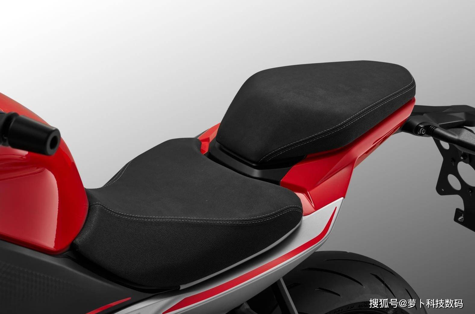 26999元性价比拉满，3秒俱乐部新成员QJMOTOR追550_搜狐汽车_搜狐网