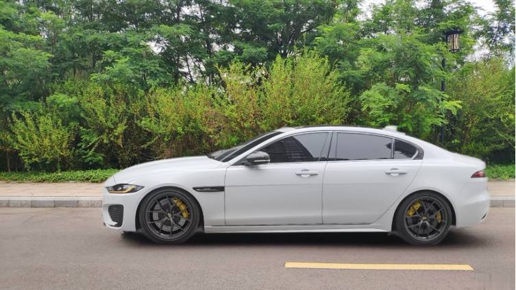 捷豹XEL与奥迪A4L两者各有千秋，谁更符合你的心意？_搜狐汽车_搜狐网