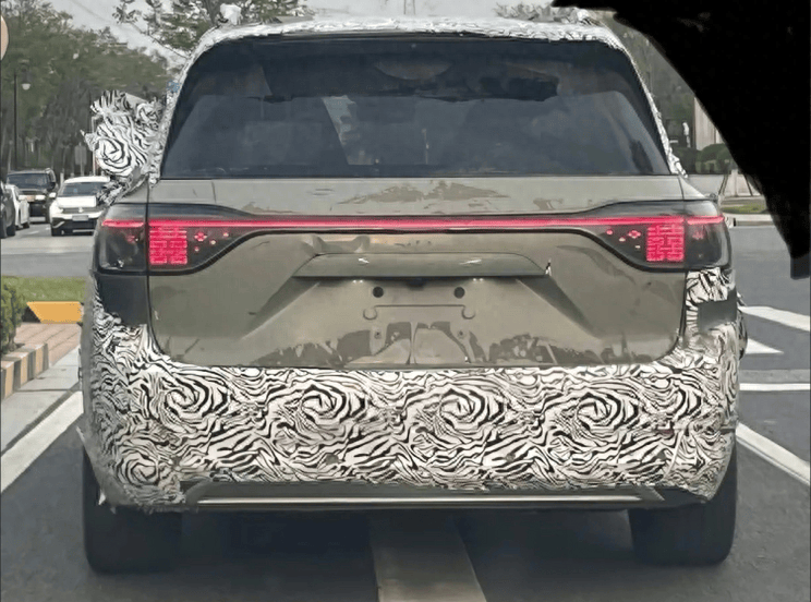 问界M8最新谍照！5座版问界M9？800V+ADS 3.0，网传35万元起售_搜狐汽车_搜狐网