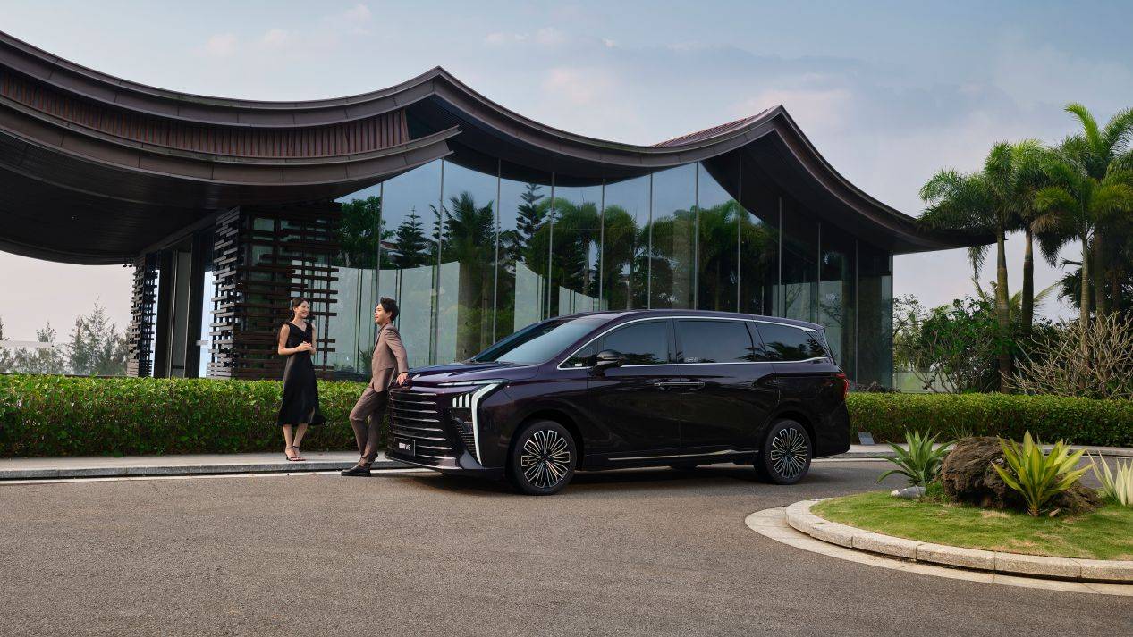 19.99万元起 豪华新能源旗舰MPV风行星海V9全国百城上市_搜狐汽车_搜狐网