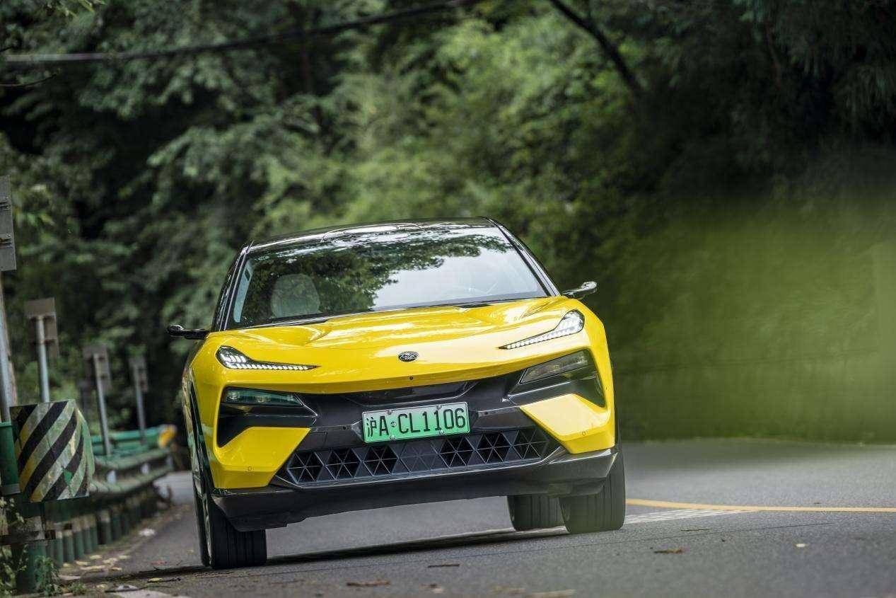 试驾路特斯ELETRE：76年赛道基因赋能的驾控乐趣到底有多纯粹？_搜狐汽车_搜狐网