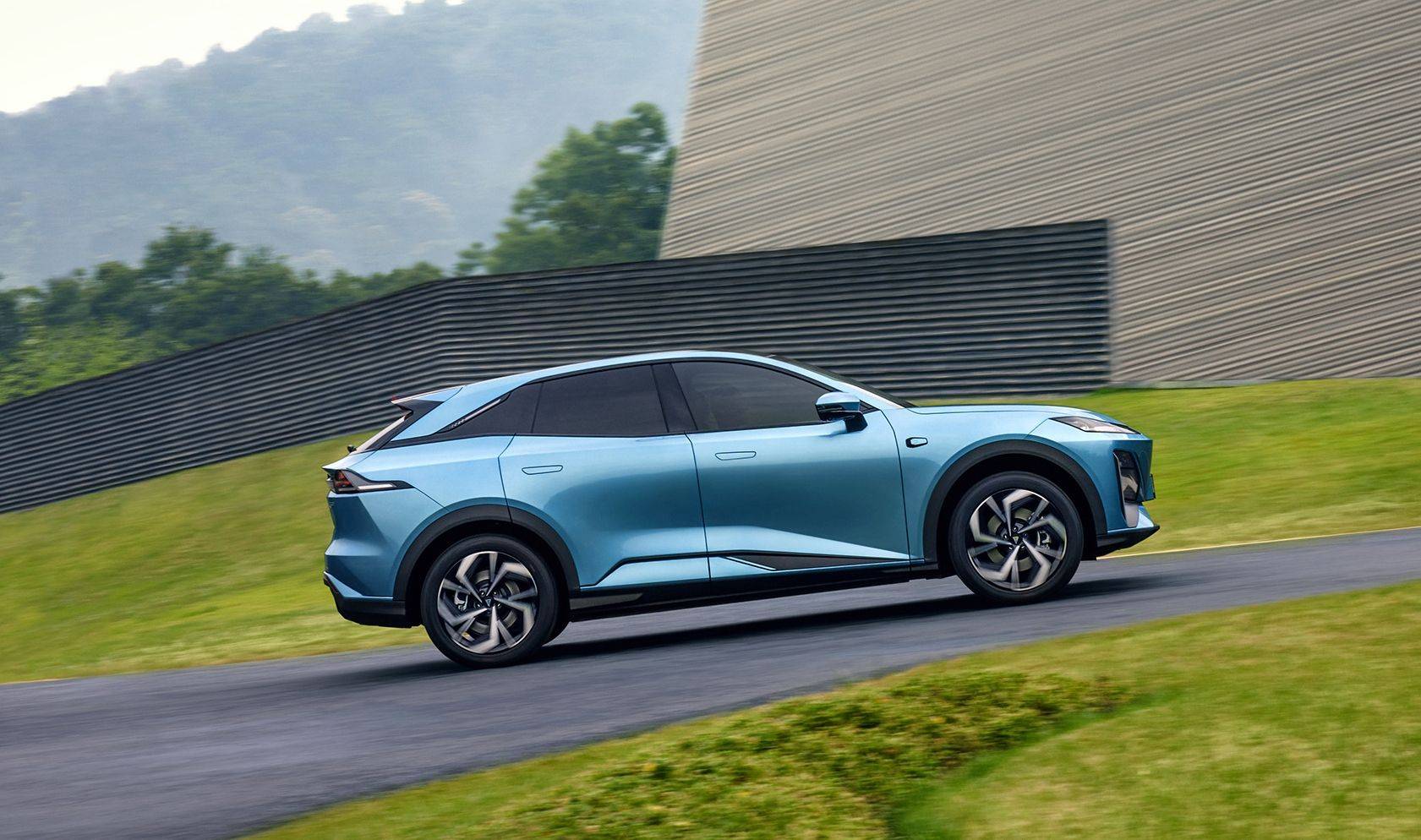 深蓝S07核心配置公布，搭载华为乾崑智驾_搜狐汽车_搜狐网