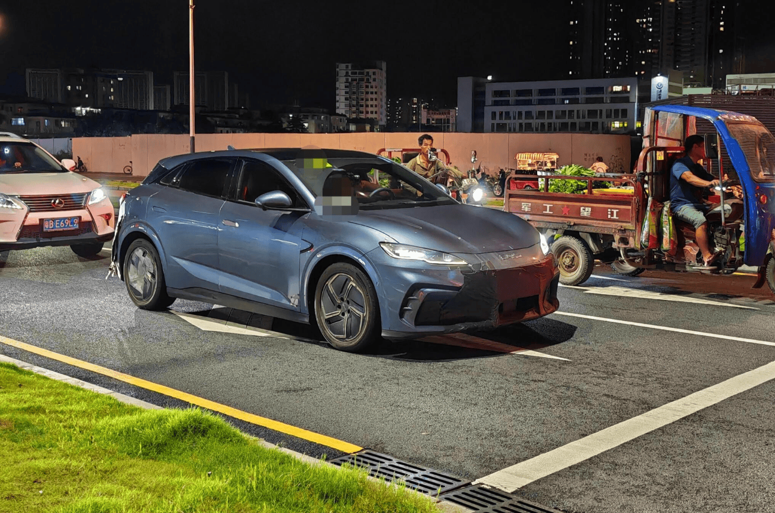 比亚迪纯电“小钢炮”！海豹06GT实车现身，长超4米6配422马力_搜狐汽车_搜狐网