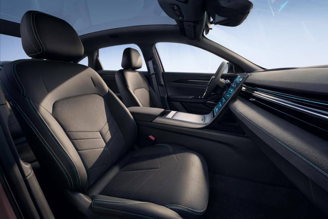 超越德系豪华，12.98w起！银河L6创想版定义A级轿车新高度！_搜狐汽车_搜狐网