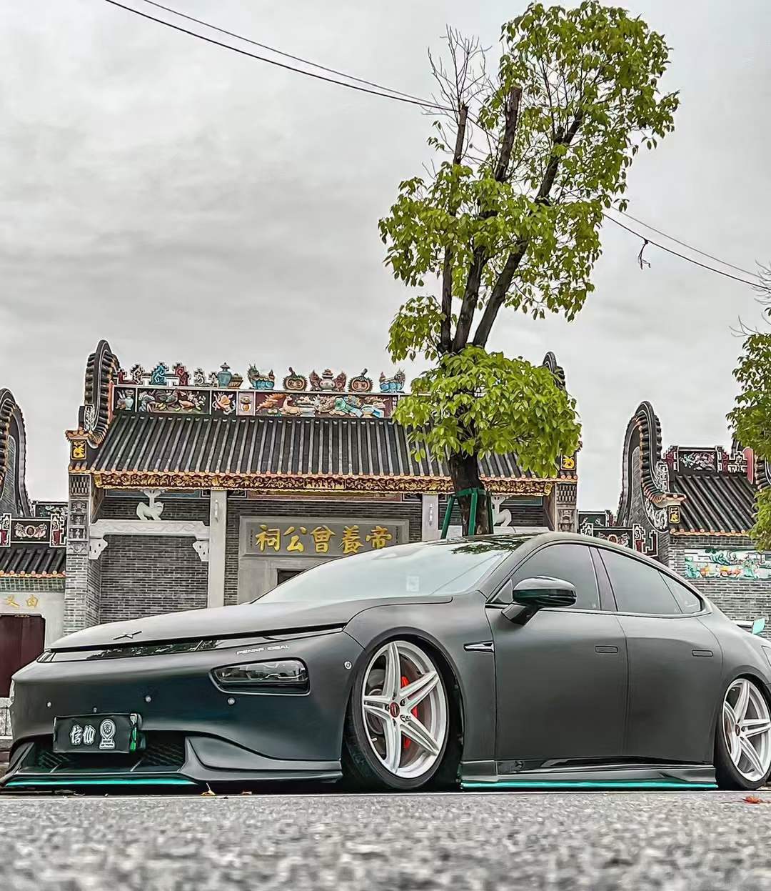 颠覆传统 小鹏P7改装AIRBFT气动避震低趴姿态案例_搜狐汽车_搜狐网