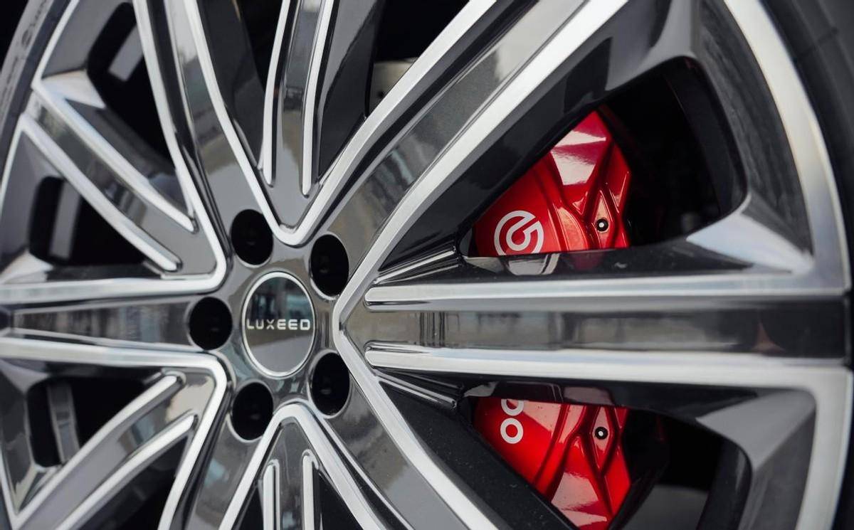 800V+800km！ 超低风阻？智界R7亮相！_搜狐汽车_搜狐网