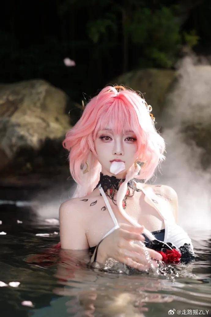 切莫辜负了这一汪深情，走路摇zly温泉cos照曝光，长离再现，这颜值我跪了！_二次元_心灵_角色
