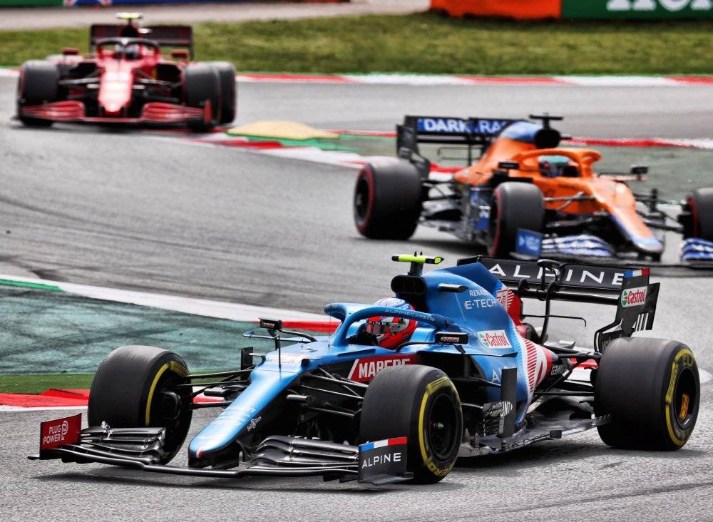 【F1盛典】伦敦O2体育场见证历史！新赛车发布+赛事总监更迭_阿斯顿马丁_未来_汉密尔顿