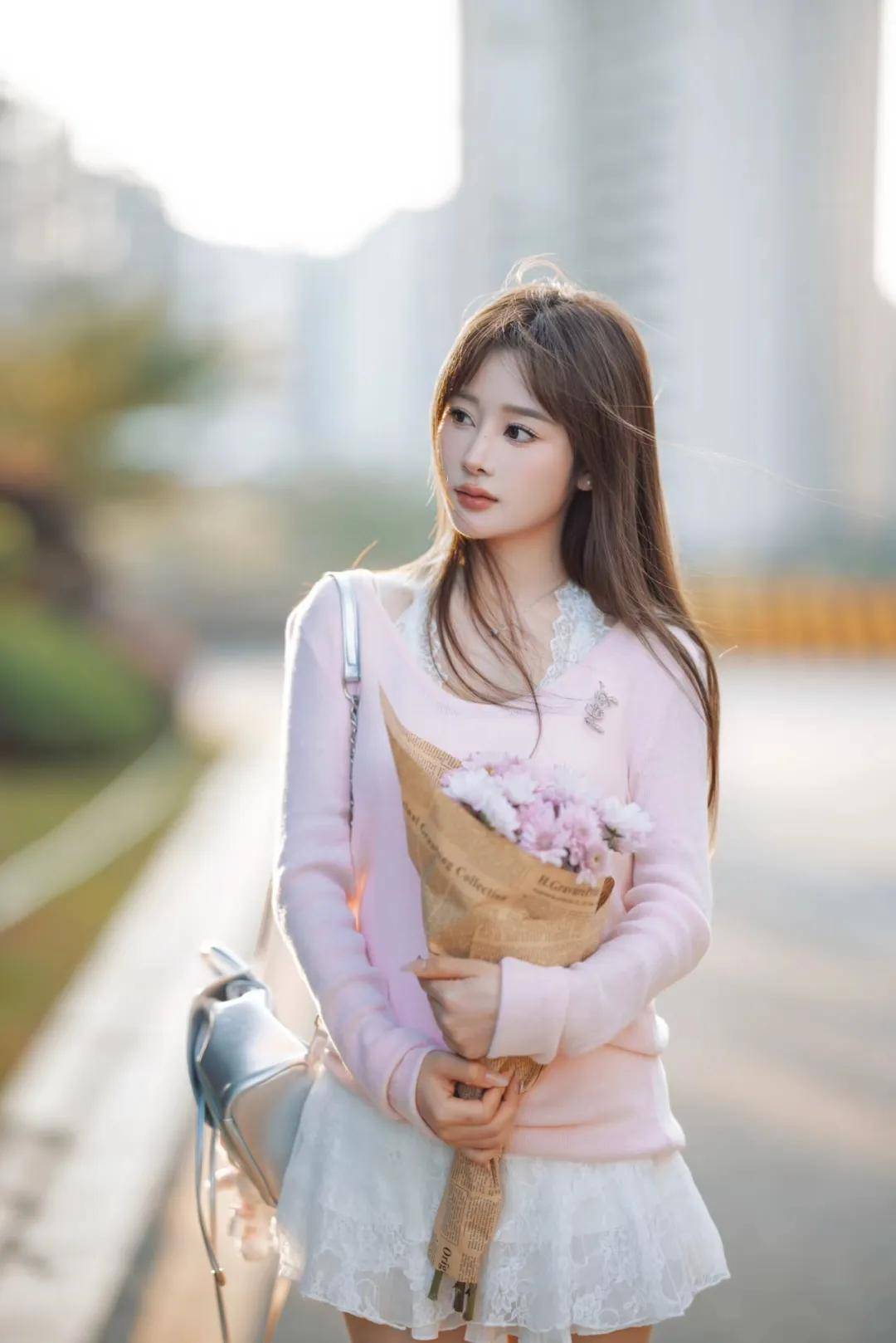 9个日常生活感拍照姿势，甜美温柔又治愈，轻松拍出情绪大片！ -6parkbbs.com