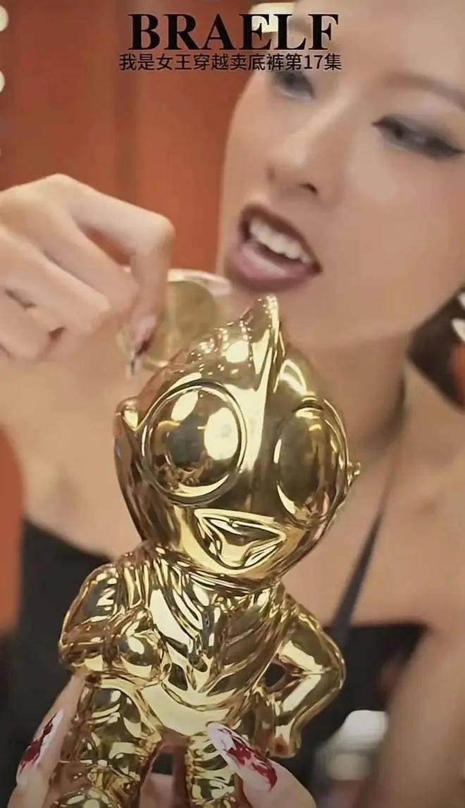 一口气月入7500万！“女大佬”围猎中年男人，越疯癫越能挣钱？_Coco_澳门_直播