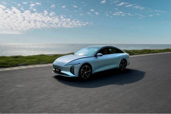 冠军惺惺相惜，东风柳汽70周年之际练俊杰盛赞星海S7_跳水_精神_极致