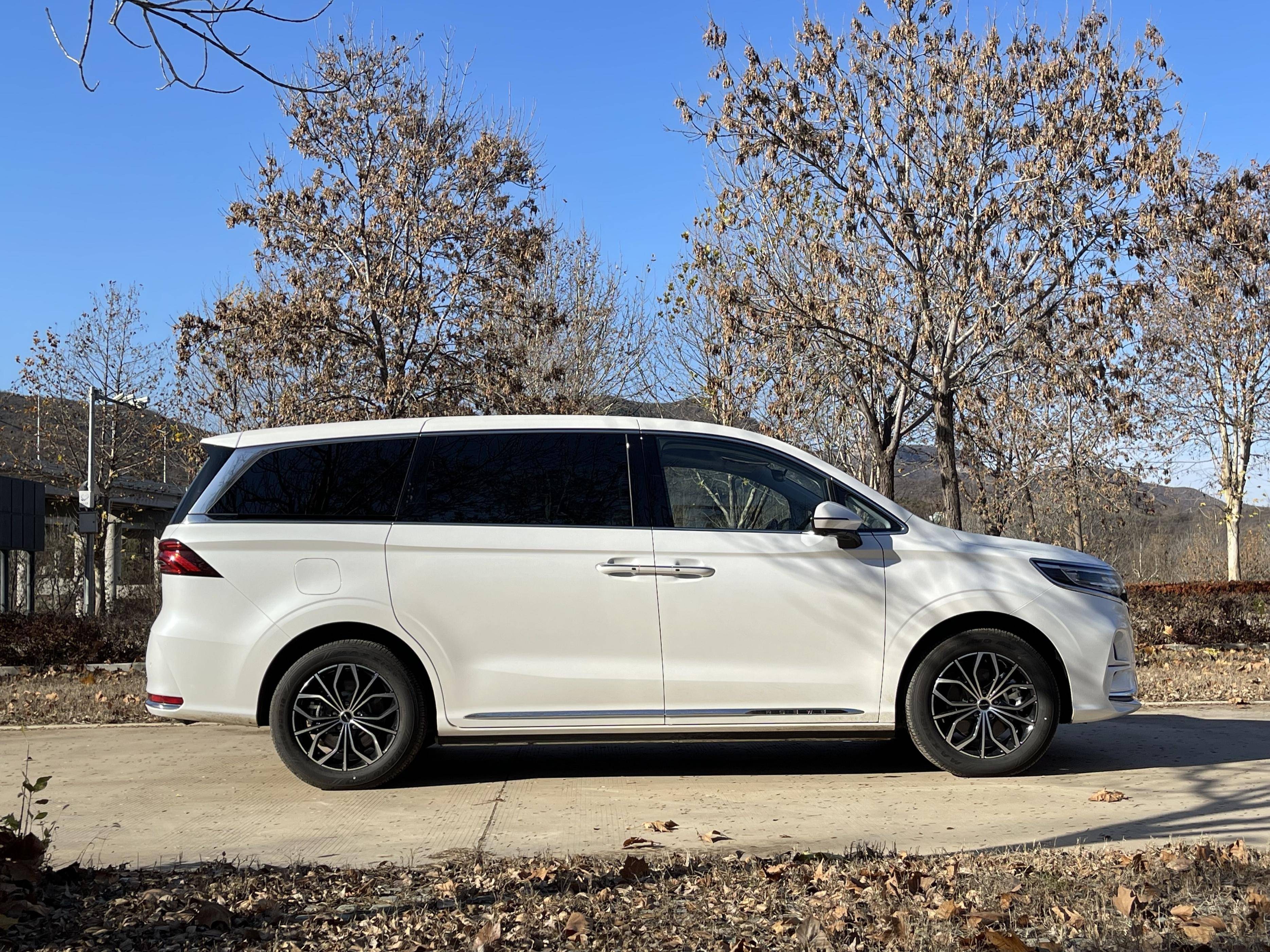 iMAX8 DMH新陆尊：荣威家用版GL8？_搜狐汽车_搜狐网