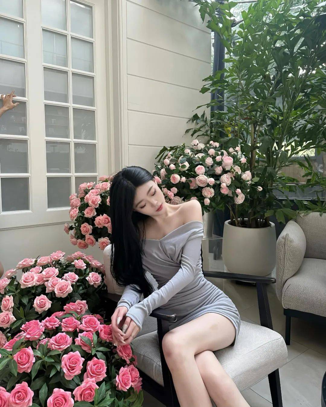 香港第一女神！176cm、49kg，黑丝大长腿，真的人间尤物啊_大腿_身材_曲线美