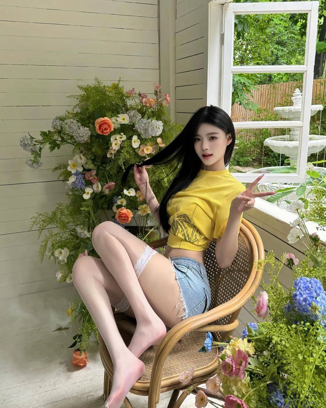 香港第一女神！176cm、49kg，黑丝大长腿，真的人间尤物啊_大腿_身材_曲线美