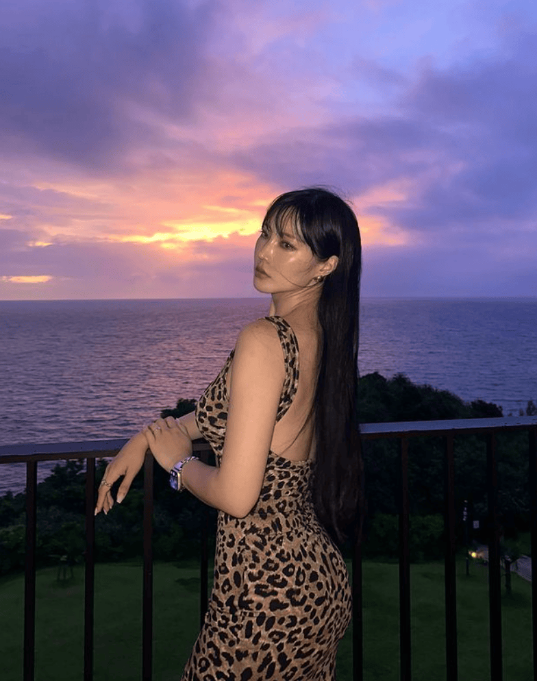 韩国健身少妇！SSS级超模身材，谁不迷糊啊！_Woo_Helen_时尚