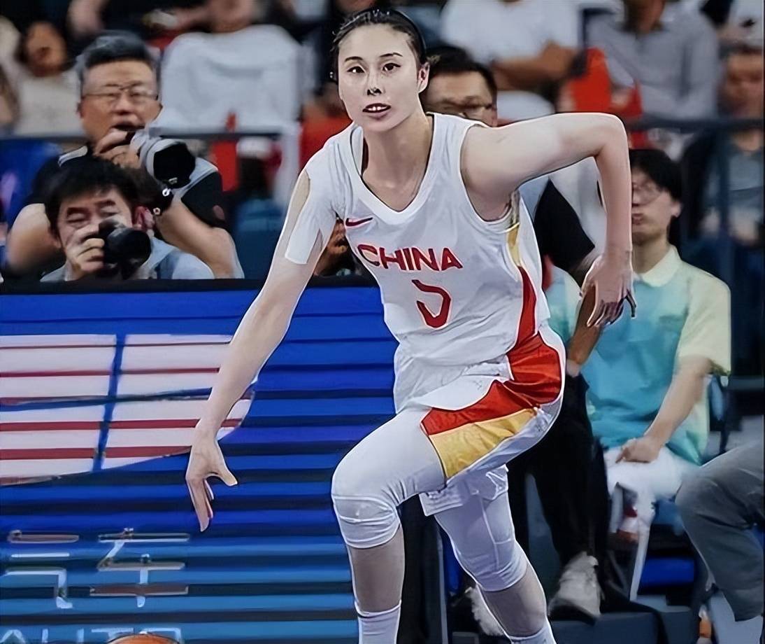四川女篮大战内蒙古，球员评分：王思雨满分、李梦5分、李缘2分_比赛_WCBA_1