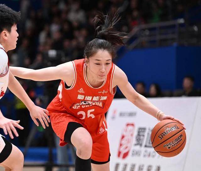 四川女篮95-79山东18连胜，评分：李梦满分、王思雨满分，金维娜6_WCBA_CBA