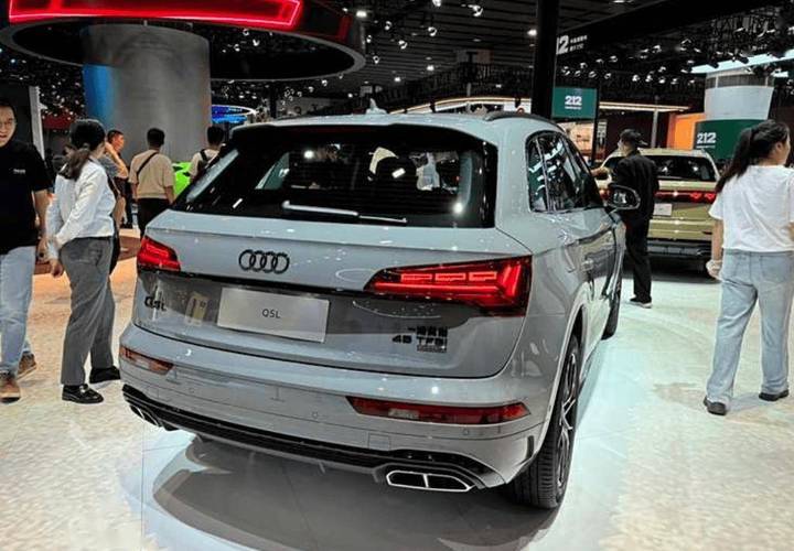 2025款奥迪Q5L：10.9英寸大屏幕，动力一绝，内饰科技感拉满_搜狐汽车_搜狐网