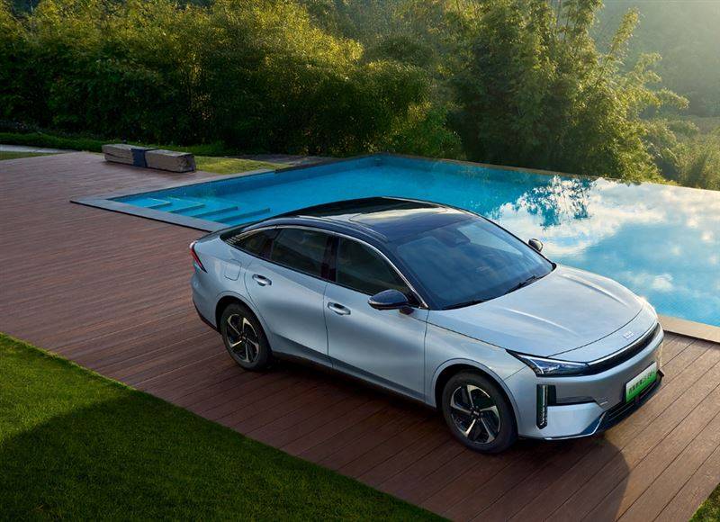 A级插混家轿卷上天，吉利银河L6 EM-i限时7.98万起_搜狐汽车_搜狐网