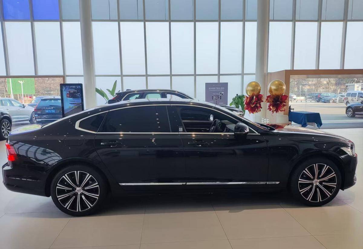实拍沃尔沃S90，全系2.0T高功+8AT，比奥迪A6L更好的选择_搜狐汽车_搜狐网