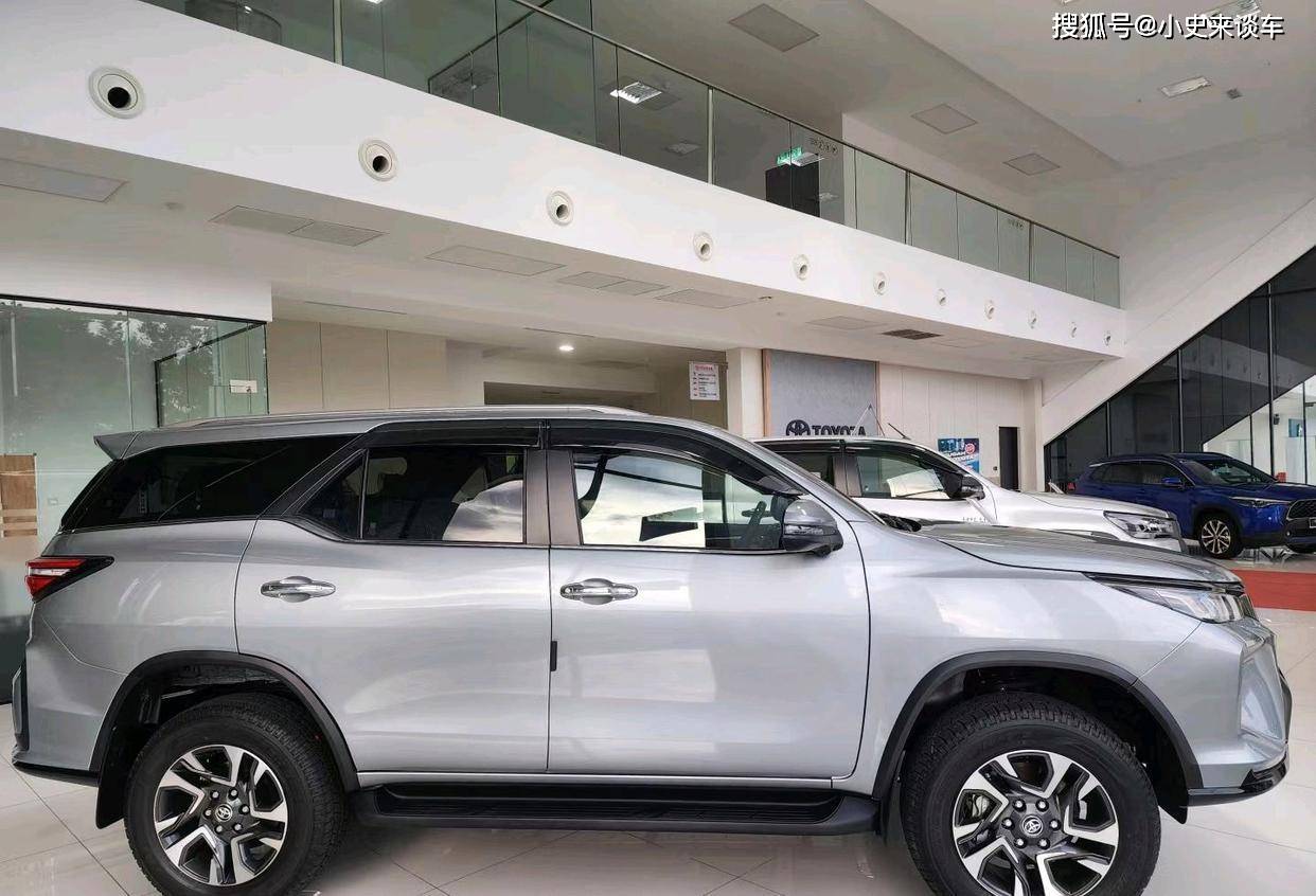 丰田全新中型越野SUV曝光！或不足20万起配大七座，搭载2.8T轻混_搜狐汽车_搜狐网