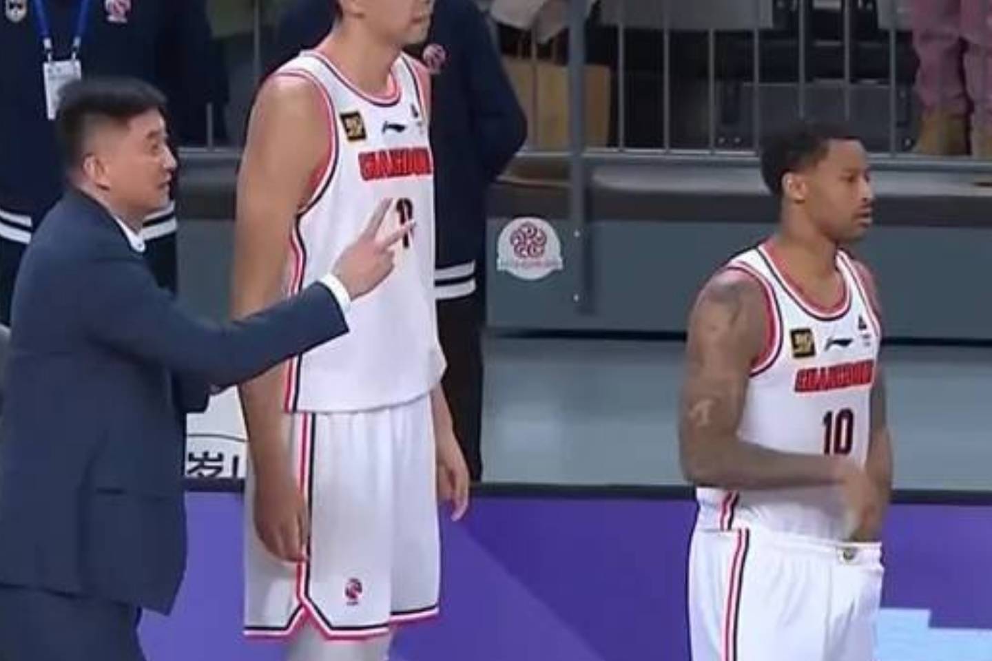 杜锋用人真迷，培养出CBA最强178，不用226新星，无脑信任胡明轩_广东队_徐昕_广东