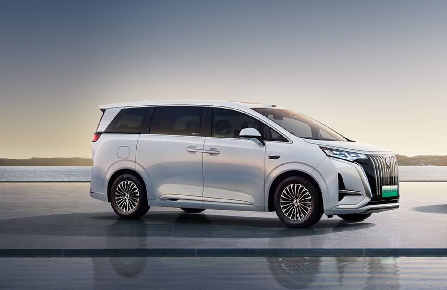 3月中大型MPV销量榜单有点惨 没一款销量过万 威然第十_搜狐汽车_搜狐网