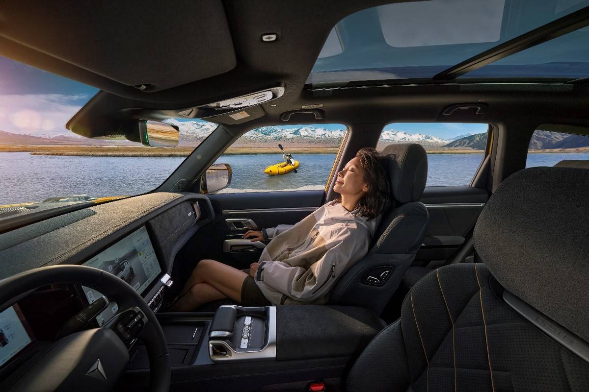 打造硬派SUV新典范，深蓝G318无忧穿越版正式上市，售价15.29万起_搜狐汽车_搜狐网