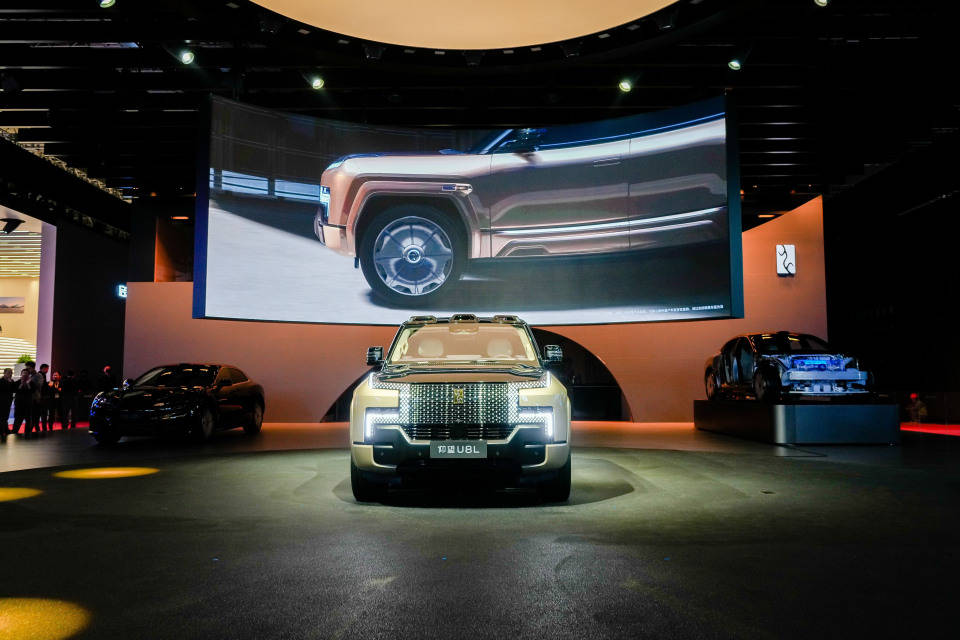 仰望U8L、U7、U9齐聚上海车展，网友：其他豪车都不香了！_搜狐汽车_搜狐网