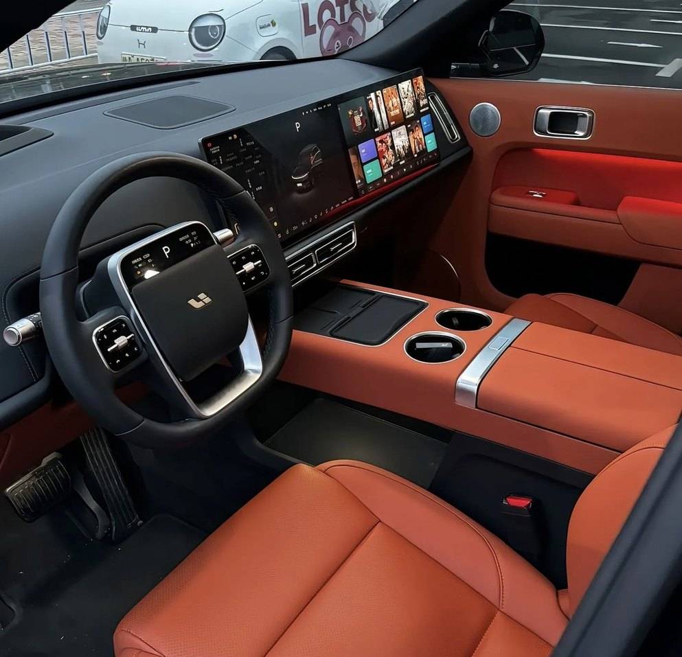 昊铂HL与理想L8：30万级增程SUV，哪款是你的心头爱？_搜狐汽车_搜狐网