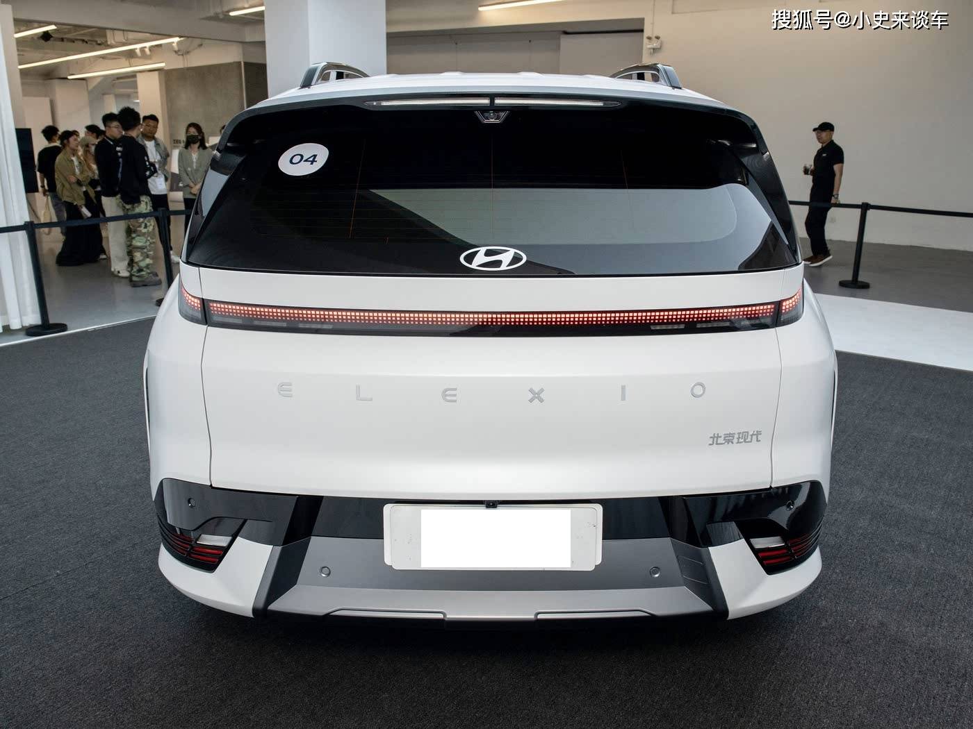 现代首款纯电SUV亮相！或不超13万起，外观炫酷动感，续航超700Km_搜狐汽车_搜狐网