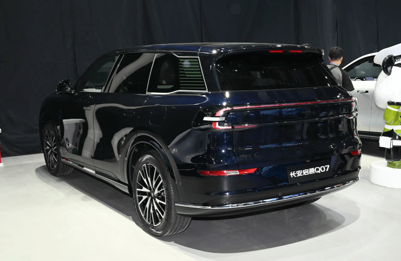 12.98万起！启源Q07配49寸AR-HUD，但没仪表盘你能接受吗？_搜狐汽车_搜狐网