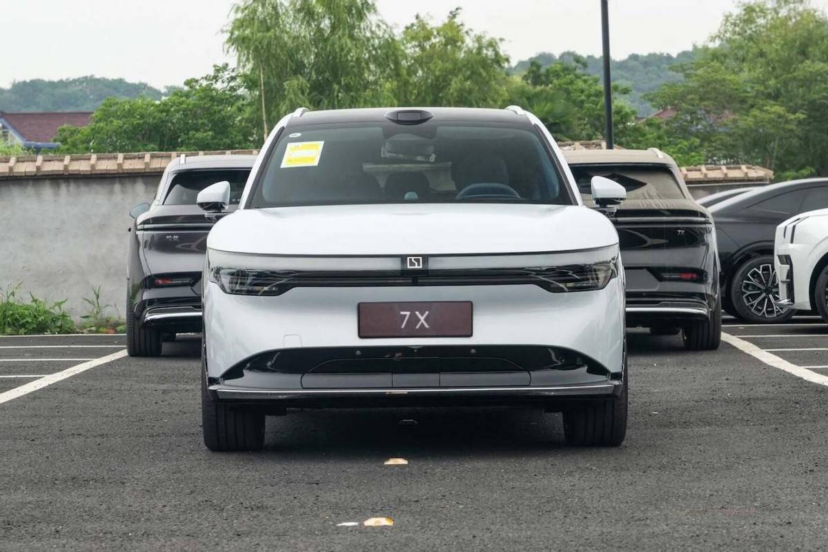 解读极氪7X，22.99万起，标配800V快充+8295智能座舱，轴距超2米9_搜狐汽车_搜狐网