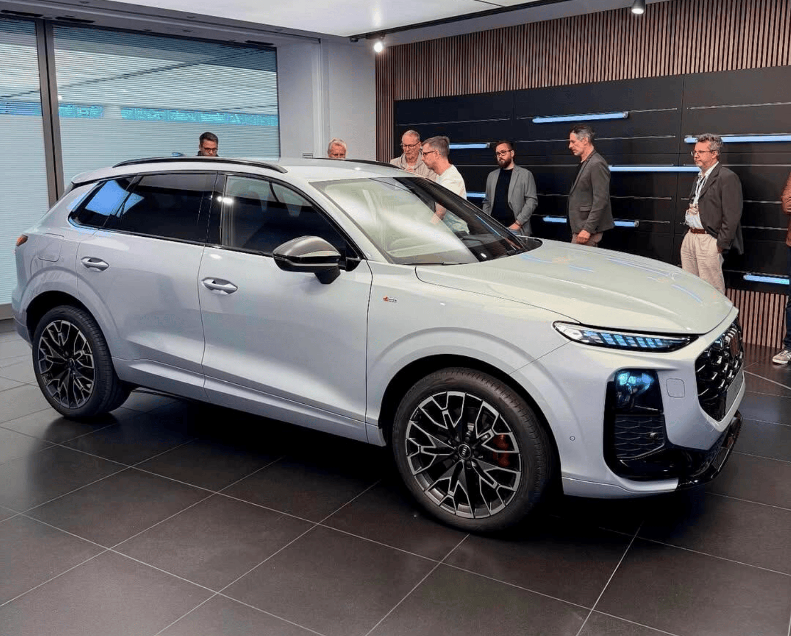 全新一代奥迪Q3实拍，内外看齐新一代Q5L，配怀挡+272马力_搜狐汽车_搜狐网