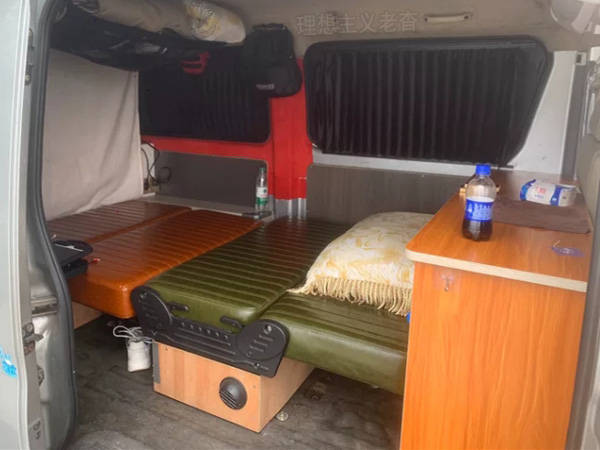 边旅行边摆摊，长安睿行M80改装多功能露营车，DIY床车店车自驾游_搜狐汽车_搜狐网