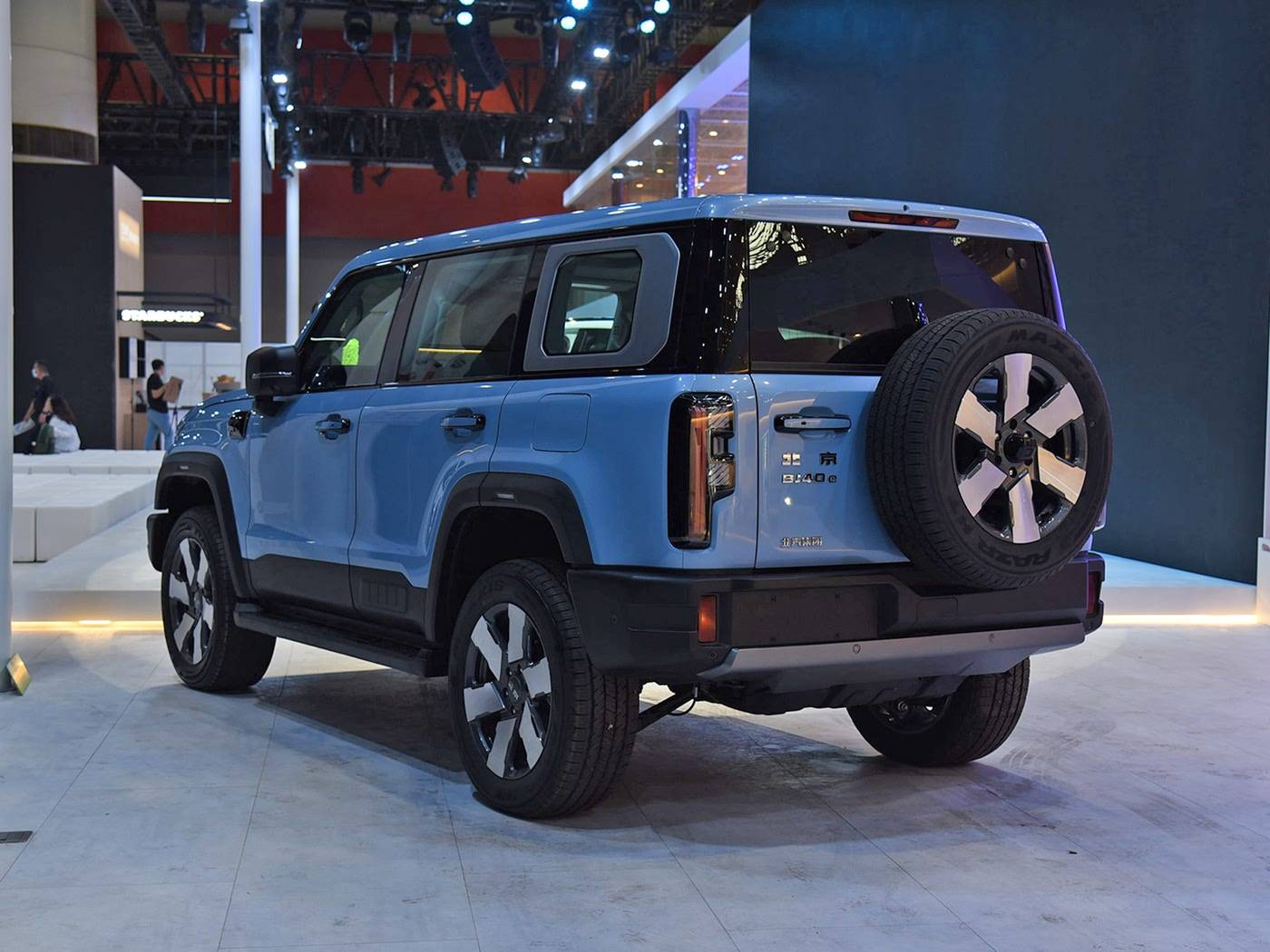 谁才是“全能方盒子”？深蓝G318无忧穿越版VS BJ40增程版_搜狐汽车_搜狐网