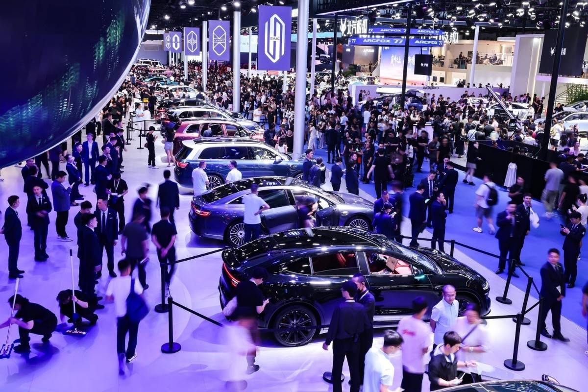 新款智界R7亮相成都车展，成25万级SUV破局者_搜狐汽车_搜狐网