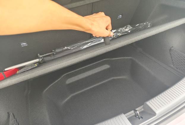 匝道自己开，泊车不用手！试驾全新MG4 530 智趣版_搜狐汽车_搜狐网