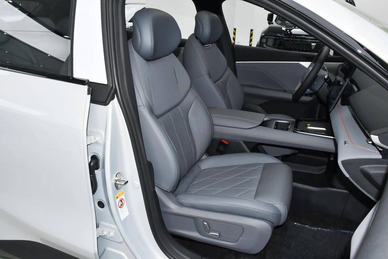 10万预算选车干货！零跑B10、深蓝S05和银河E5谁更值得买？_搜狐汽车_搜狐网