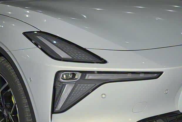 深蓝L06到店实拍，预售13.99万起11月18日上市_搜狐汽车_搜狐网