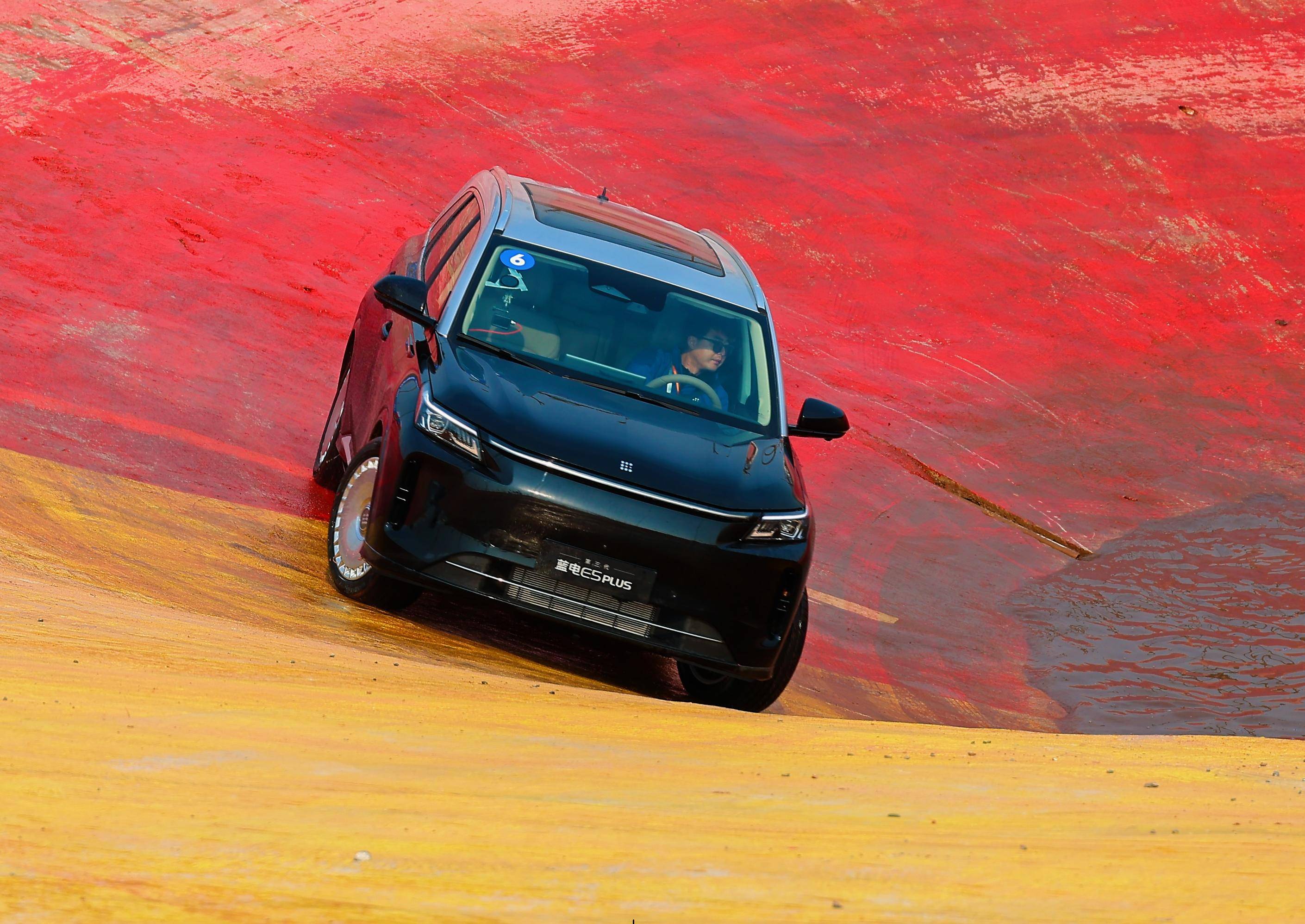 第三代蓝电E5PLUS上市：限时11.98万尽享顶配实力_搜狐汽车_搜狐网