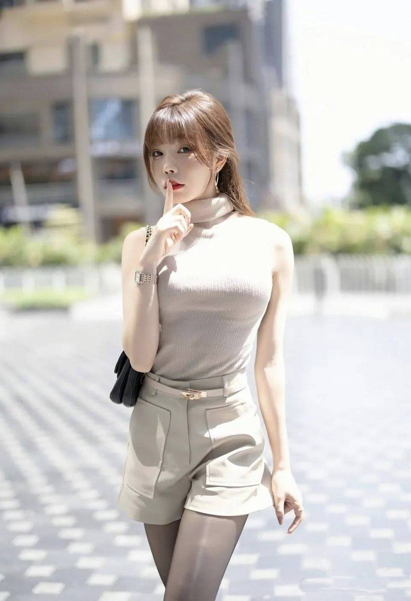 黑丝甜妹yyds！这穿搭又纯又撩，女生看了都想学！