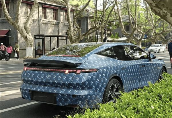 领克首款纯电轿车E371谍照流出，极氪001平台打造，你期待吗？_搜狐汽车_搜狐网